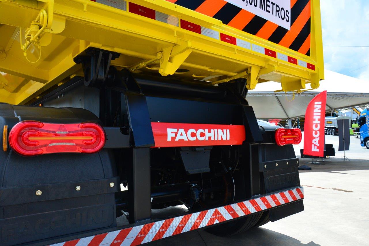 D'granel adquire milésimo semirreboque basculante Facchini - Planeta ...